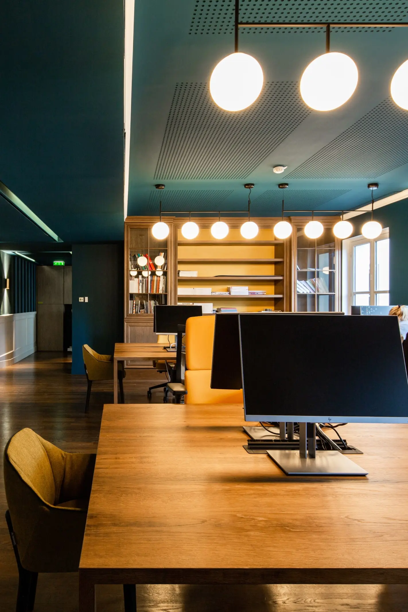 Korus Group : Diseño y Distribución de Espacios Profesionales